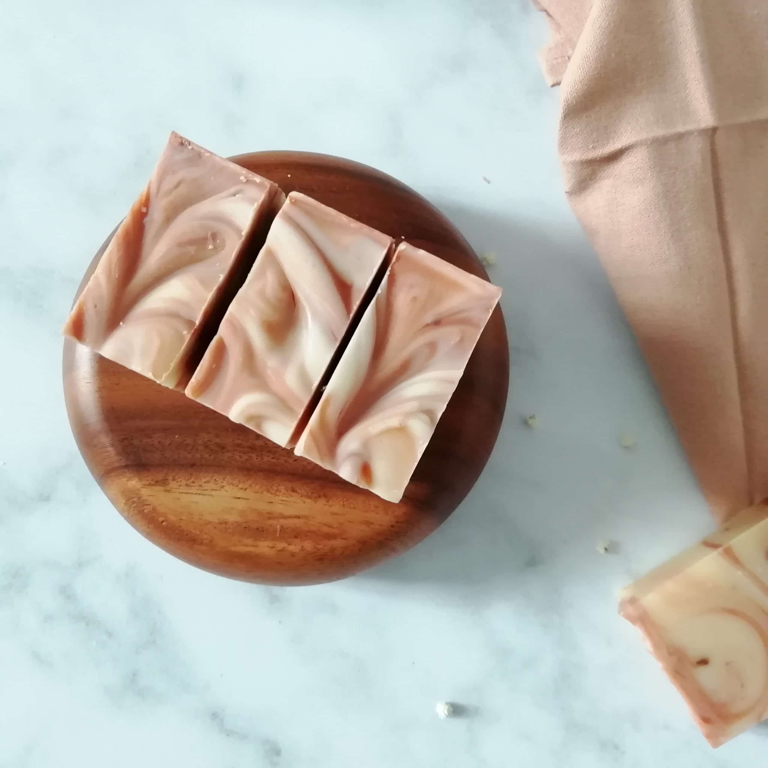 Pourquoi passer au savon saponifié à froid ? ~Givré Nature